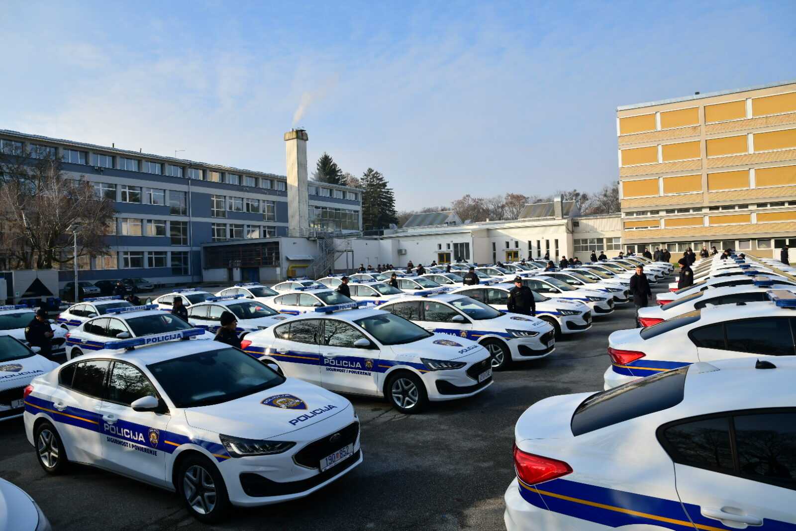 [FOTO] Policija predstavila nova službena vozila marke Ford - Požeški.hr