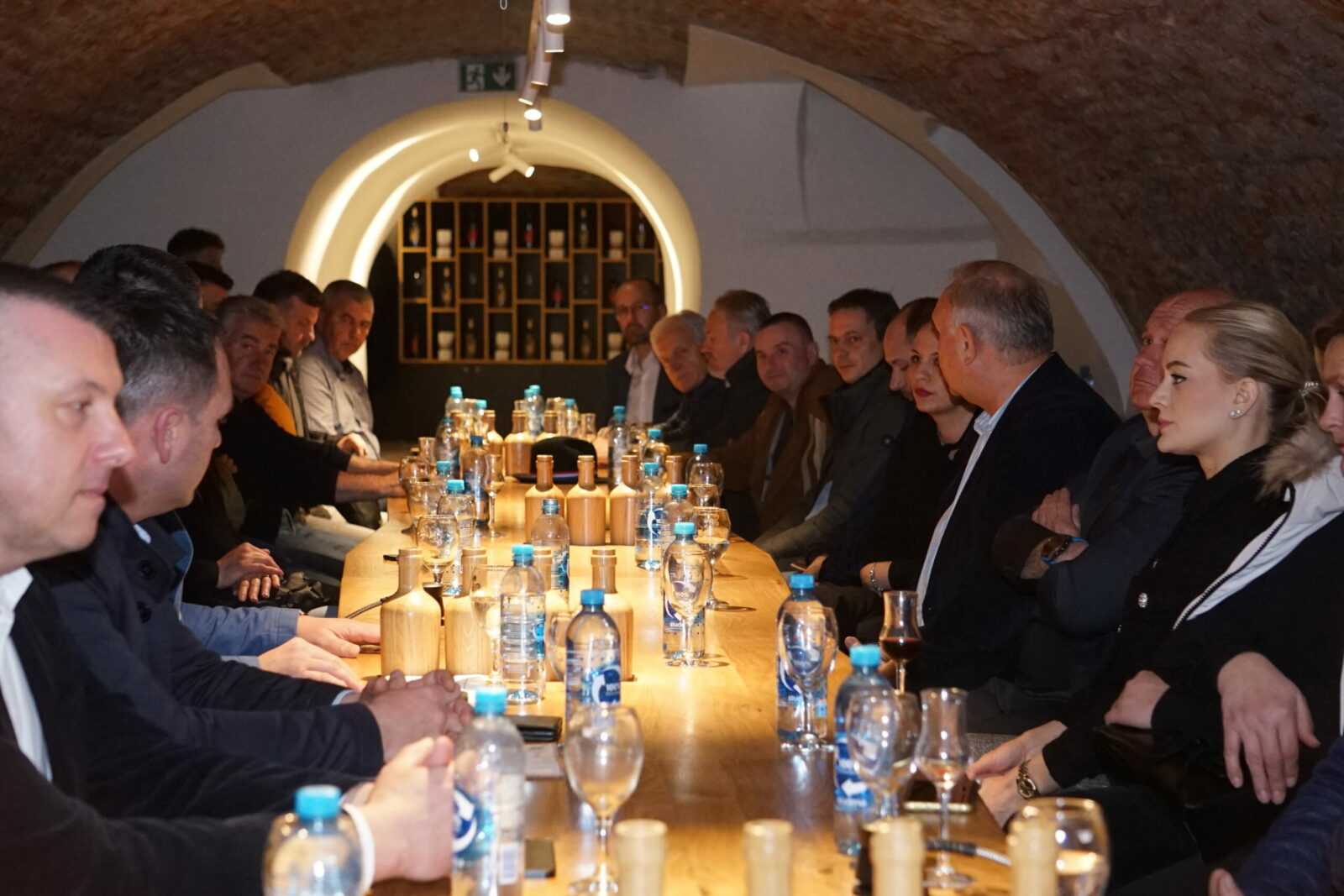 [FOTO] Održan Obrtnički forum, prezentacije održali Tihana Šutalo i Leo ...